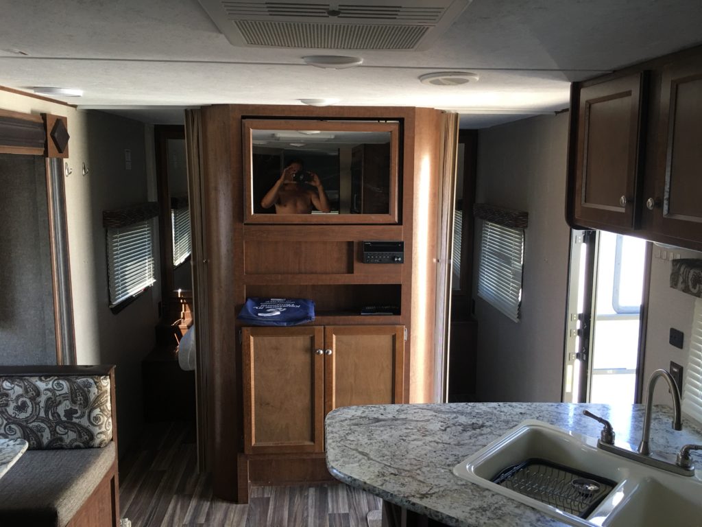 HIDEOUT DOUBLE BUNK – Riteway RV Services